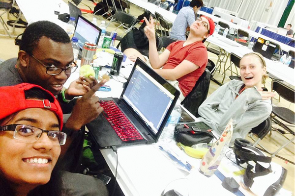 La historia de Tyler: Audífonos con reducción de ruido para enfocarse ...