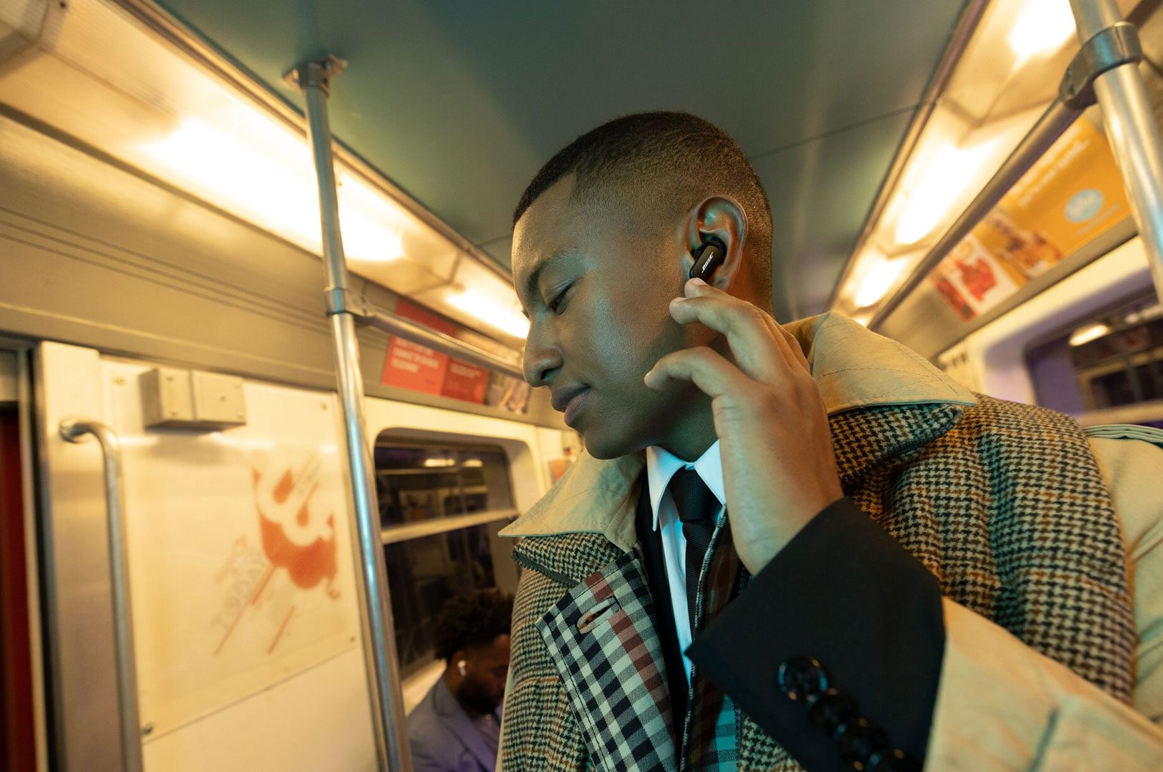 How to Control Bose Wireless Earbuds: Swipe, Tap, and Press | Bose