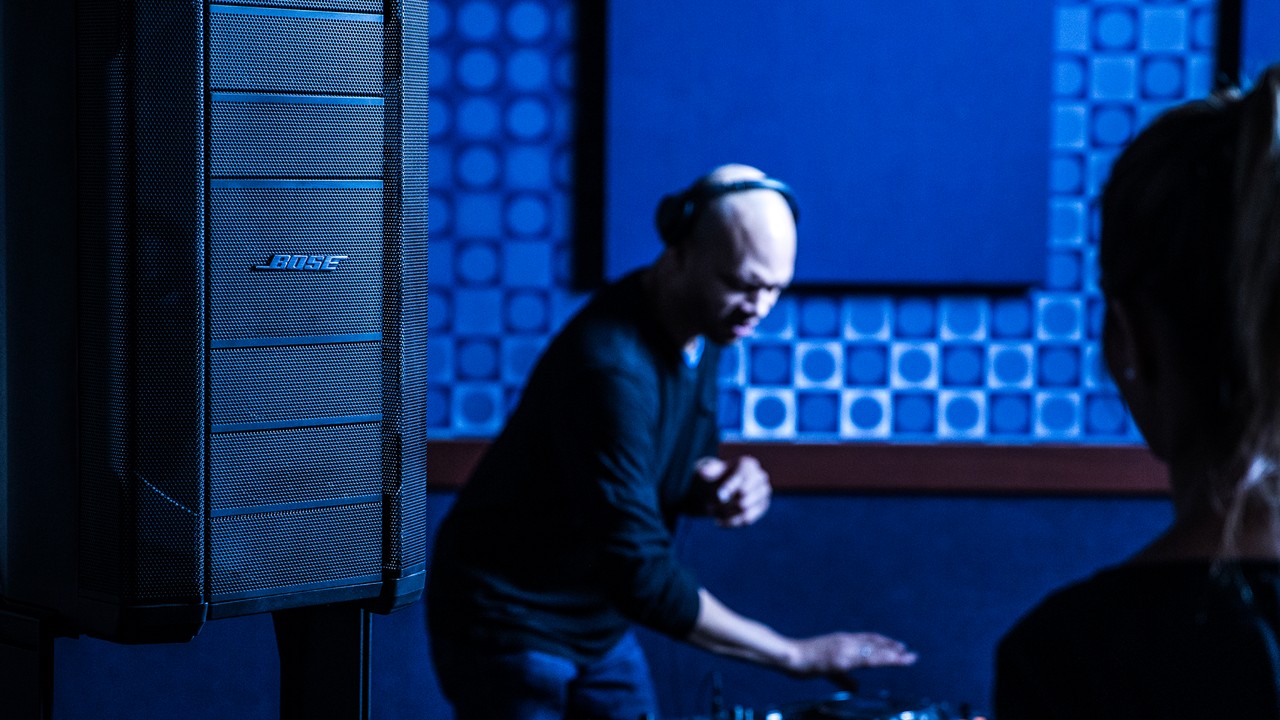 F1 Model 812 Portable Loudspeaker PA System | Bose