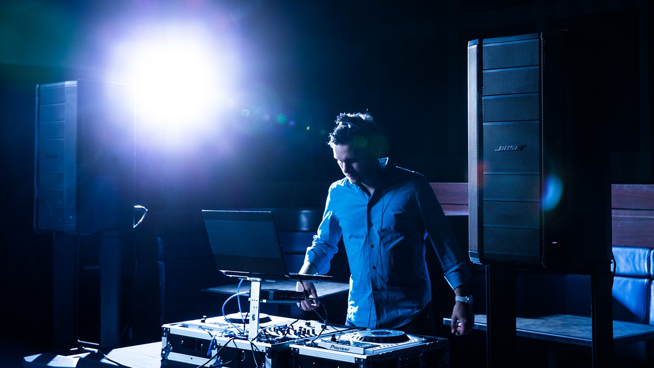 F1 Model 812 Portable Loudspeaker PA System | Bose